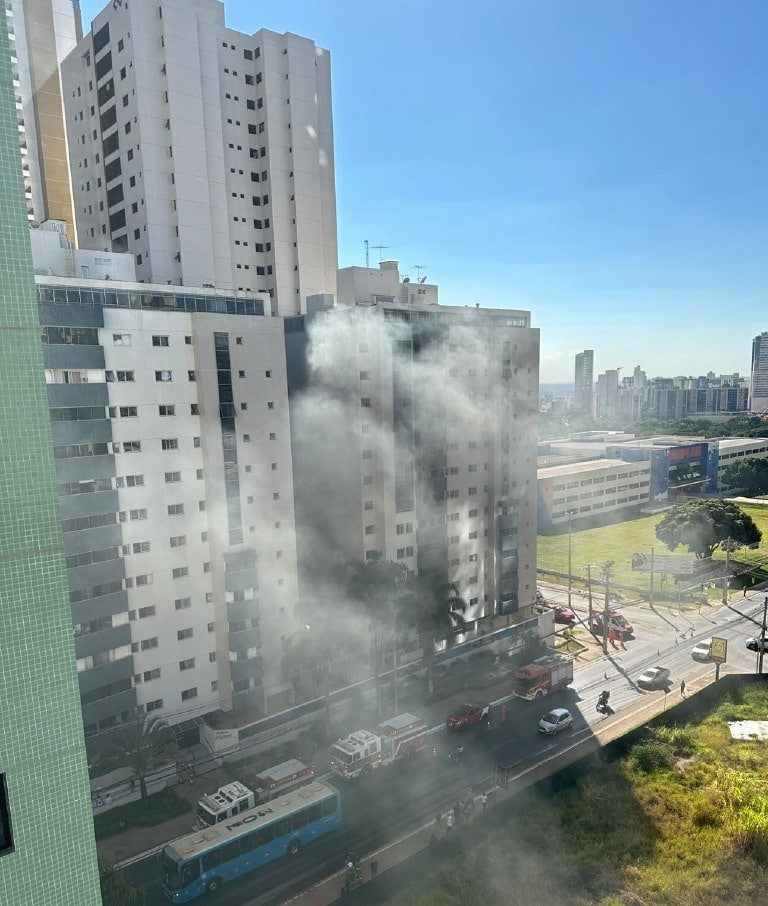 Justiça mantém prisão de ex-médico detido após incêndio fatal ...